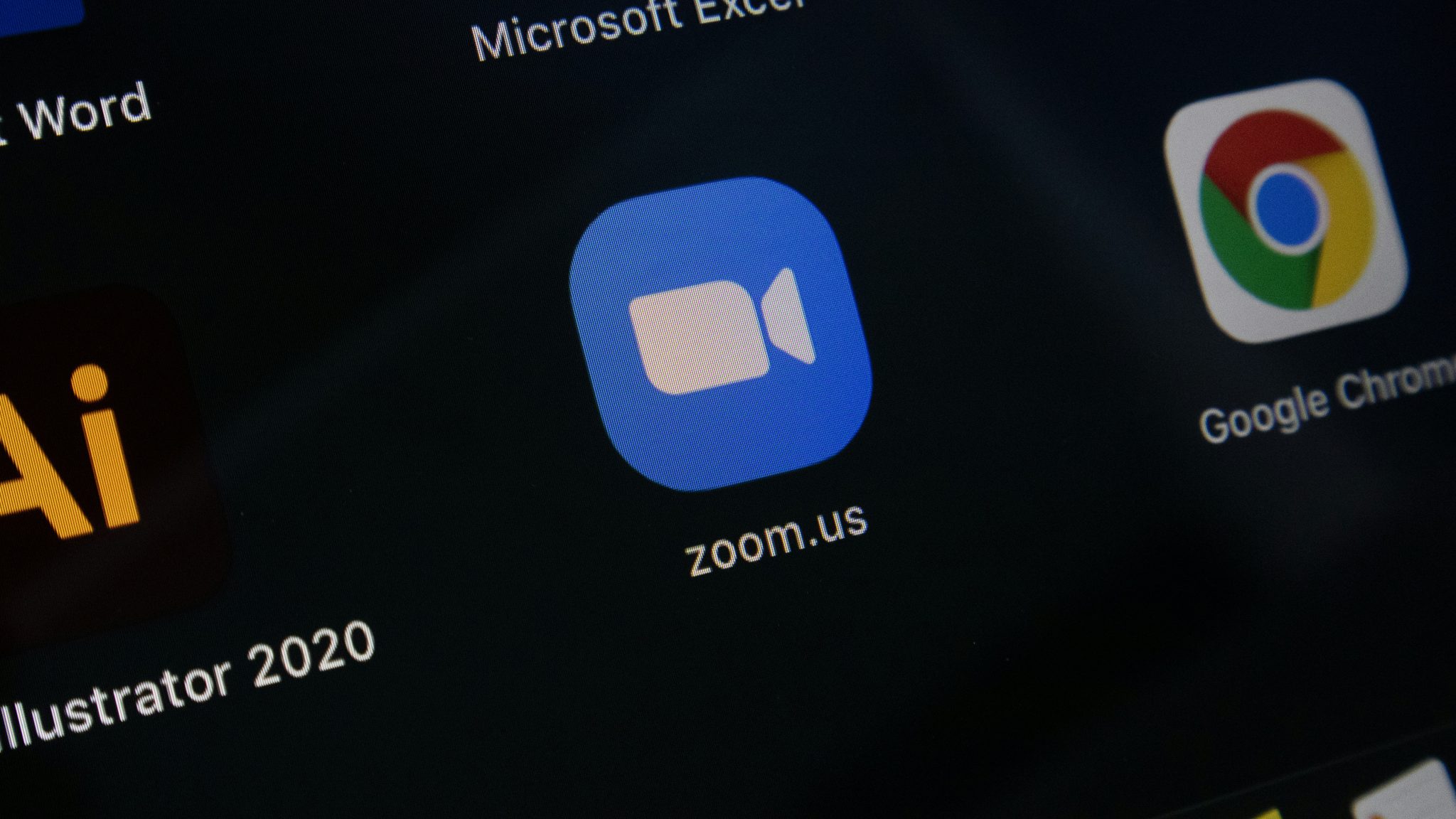 Will Zoom Host Know If I Screen Record? (Explained) | Yehi Web